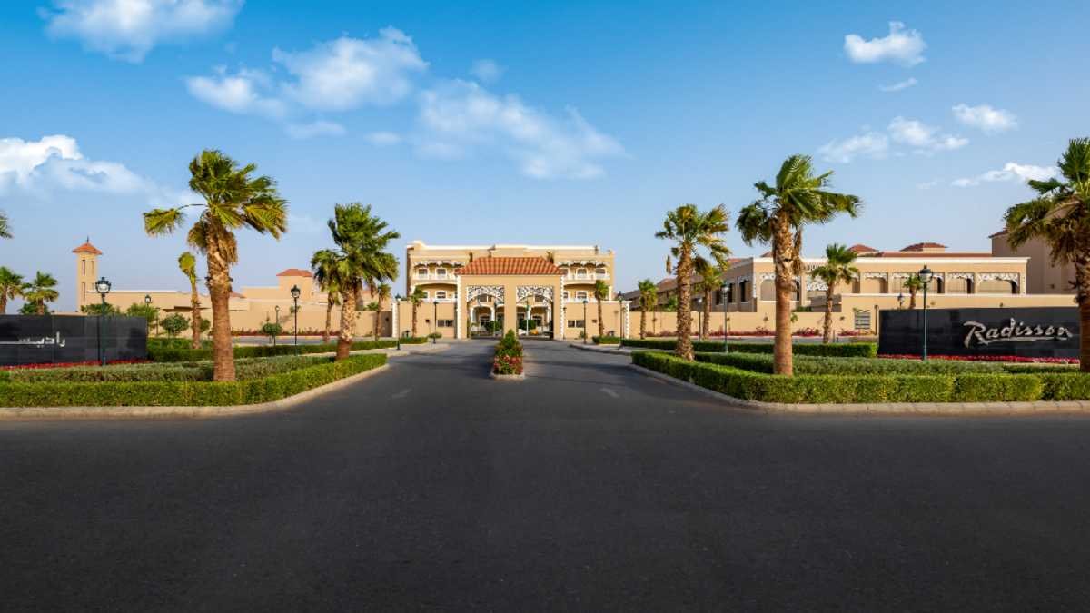 Radisson Hotel Riyadh Airport’s Poolside Paradise for Families! – Scoop ...